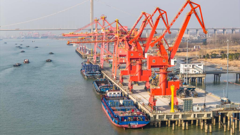 Hainans längster Tunnel in beide Richtungen vollständig durchbrochen ...