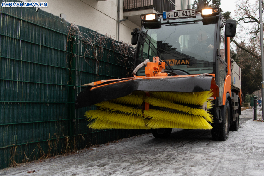 In Bildern: Glatteis in Berlin - Xinhua | German.news.cn
